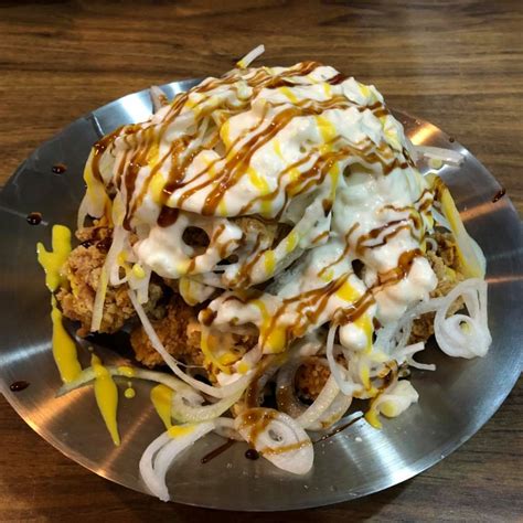 달가득치킨 연신내점 달가득치킨 연말이 다가오네요~ 저희 달부부는 오픈전에 미국 조카들에게 보낼 크리스마스 선물을 사기위해 스타필드고양 에 잠깐 들렸어요~ 요녀석들