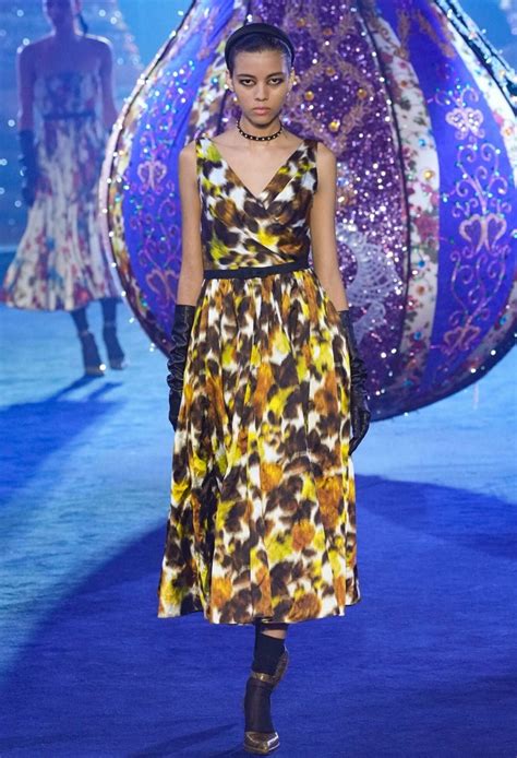 크리스찬 디올 뭄바이서 패션 쇼 개최