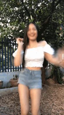 Dancing Girl Boobs S Tenor