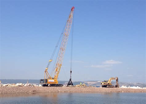 조정가능한 너클 붐 길이 80m 유압 크롤러 기중기 28 톤 Quy80