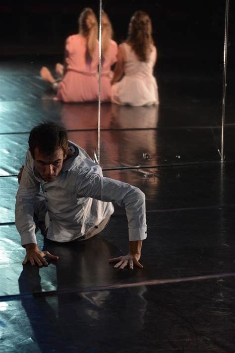 Reflectie Fysiek Theater Op Het Kruispunt Van Dans En Theater
