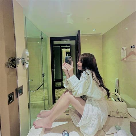 Reina Castillos Feet