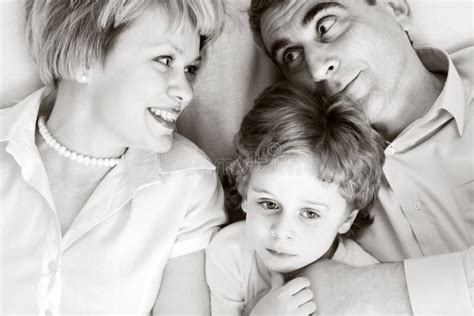 Famiglia Felice Padre Madre E Figlio Immagine Stock Immagine Di Gioia Divertimento