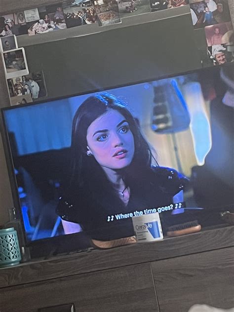 anyone else find the scene of aria breaking into song so cringey 😂 r