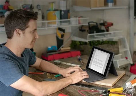 Logitech Rugged Folio Slim Keyboard Case With Drop Protection For Th Generation Ipad Tuvie