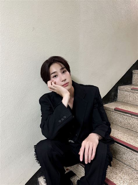 240607 Seungwoo Twitter Update Kpopping