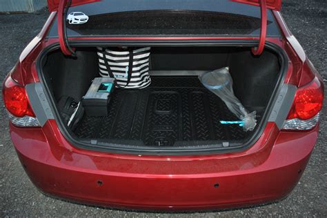 Коврик в багажник! — Chevrolet Cruze (1G), 1,6 л, 2010 года | просто ...