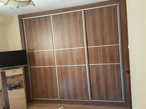 гардероб с три плъзгащи врати Мебели Коев