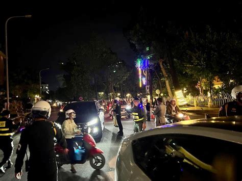 រដ្ឋបាលខណ្ឌដូនពេញ បន្តចុះដាក់គោលដៅត្រួតពិនិត្យអាវុធជាតិផ្ទុះនៅ រង្វង់ មូល វត្ត ភ្នំ សារព័ត៌មាន