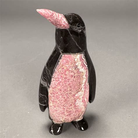 Lot 059 Two Color Marble Standing Stone Penguin 6 12″h Douglas