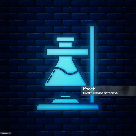 벽돌 벽 배경에 격리 화재 히터 실험 아이콘에 빛나는 네온 유리 테스트 튜브 플라스크 실험실 장비 벡터 일러스트레이션 과학에 대한 스톡 벡터 아트 및 기타 이미지 Istock