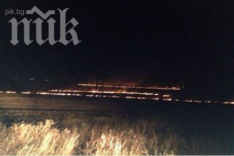 Пламнаха стотици декари ниви край пътя Варна Добрич Информационна агенция ПИК