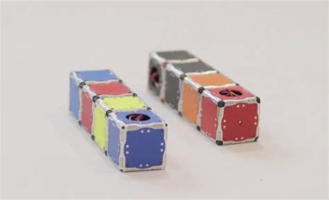 Mit Cube Robots