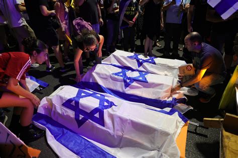 Насилие и смърт Навършва се 1 г от атаката на Хамас срещу Израел