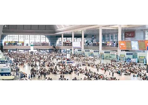 上月全國鐵路日均發送1363萬人次 東方日報