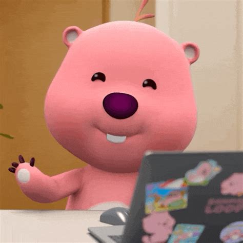 粉色小熊在电脑前微笑挥手，可爱又治愈 表情包｜小表情包可保存表情包图片动图 求表情网 斗图从此不求人