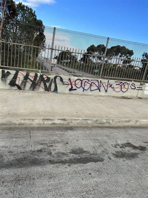 Barrio Logan Heights 30s Red Steps R Calibanging