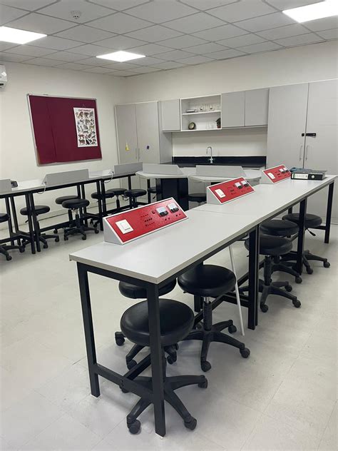 الزي المدرسي المعرفة قوة