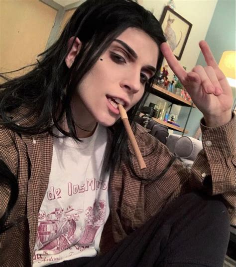 Cosplay In 2024 Larry Johnson Sally Face Game Larry