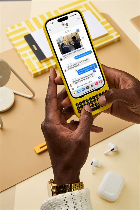 Clicks Keyboard For IPhones Offers Satisfying Feedback When Typing