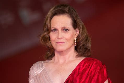 3000x2000 Sigourney Weaver Widescreen Wallpaper Coolwallpapers Me