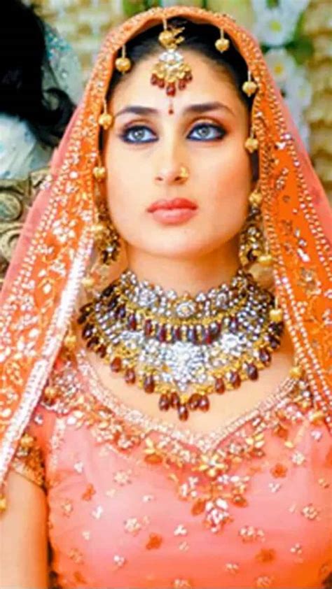 Kareena Kapoor 3 Idiots Wedding Dress