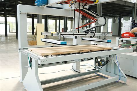 automatic loading and unloading four sides cutting saw machine for sale