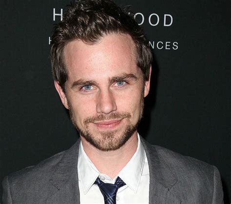 Hall Stars Wall Rider Strong