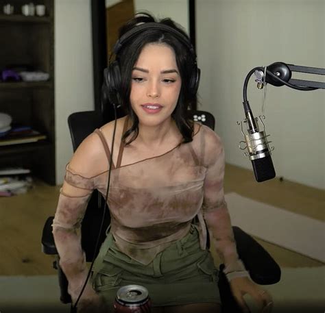 So Hot In A Skirt Scrolller