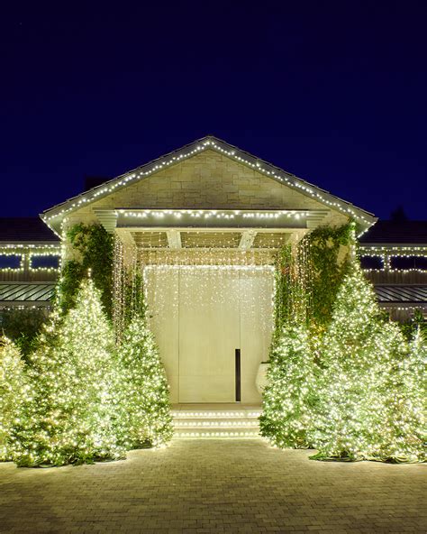 Khlo Kardashians Christmas Decorations Bring Winter To Calabasas Poosh