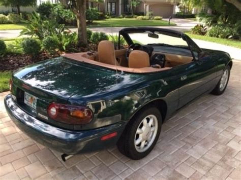 Mazda Mx 5 Miata Em Traje British Racing Green Motor Show