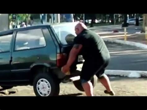 Brazilian Hulk Appears To Lift Car With Bare Youtube