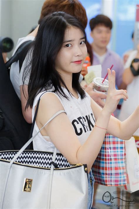 ㅎㅂ 공항에서 아이유 속옷노출 유머 움짤 이슈 에펨코리아