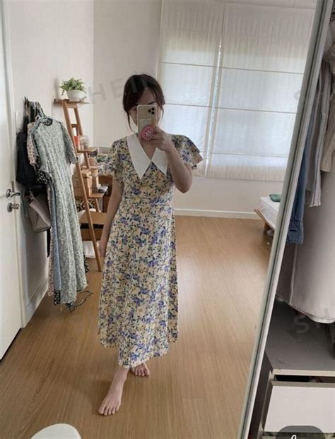 Сукня в квіти з комірцем — ціна 450 грн у каталозі Сукні міді Купити жіночі речі за доступною