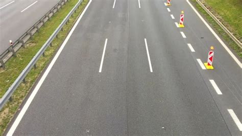 Sparse Traffic Bilder Durchsuchen 24 Archivfotos Vektorgrafiken Und Videos Adobe Stock