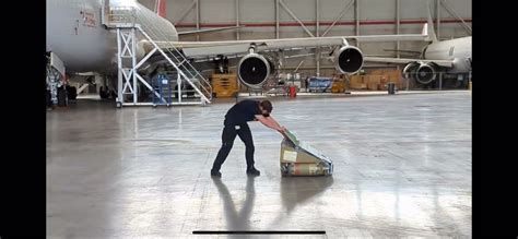 Video Simon Lancaster 🇺🇸🇨🇦🇵🇹 On Linkedin Inflation Of An Airplane