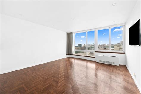 Daniel Karp Real Estate Agent Compass
