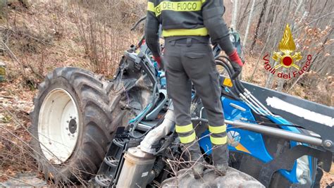 Incidente Nel Veronese Trattore Si Ribalta A Soave Morto Agricoltore