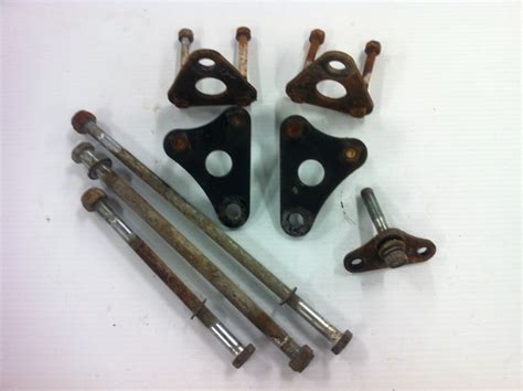 1979 81 Suzuki Gs850g Gs850gl Gs1000 Gs1000g Engine Mounting Bolts And Brackets 41980 45100 019 4197