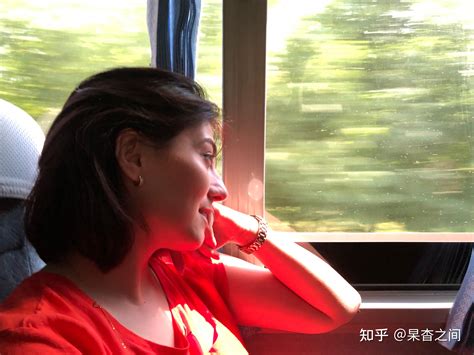 你有哪些无意间拍下的女孩照片，惊艳了众人？ 知乎