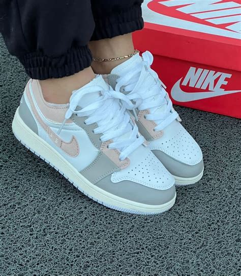 Pin By Mellie Lawson On Shoes Cute Nike Shoes Pretty Sneakers
