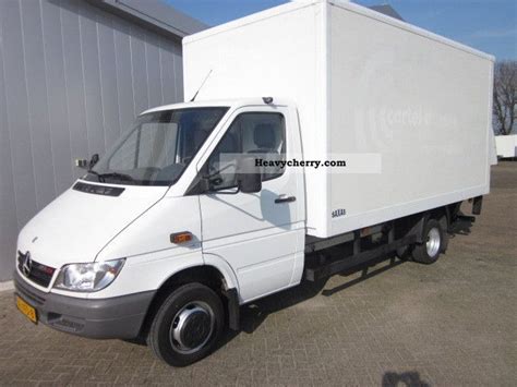 Mercedes Benz Sprinter 413 Cdi Box With Taillift 2006 Box Truck Photo