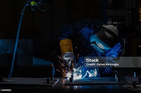 용접기 용접 알루미늄 합금 금속 불활성 가스 금속 활성 가스 3 용접공에 대한 스톡 사진 및 기타 이미지 용접공 강철