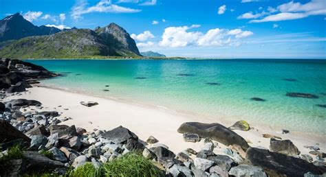 Hermoso Paisaje En Las Islas Lofoten En Verano Noruega Foto Premium