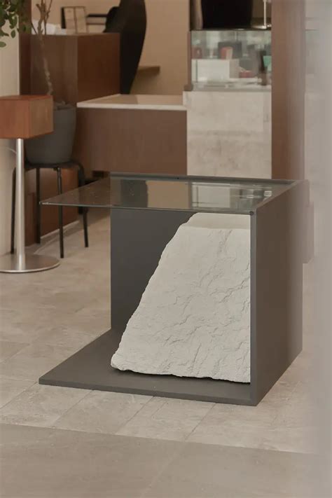 모던하고 고급스러운 14평 중고명품샵 인테리어 수원 광교 모던하고 고급스러운 14평 중고명품샵 인테리어 수원 광교