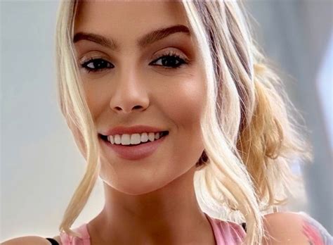 Cece Leigh Biography Wiki Age Height Career Photos And More