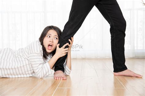 Cute Wife Holding Her Husband Picture And Hd Photos Free Download On Lovepik