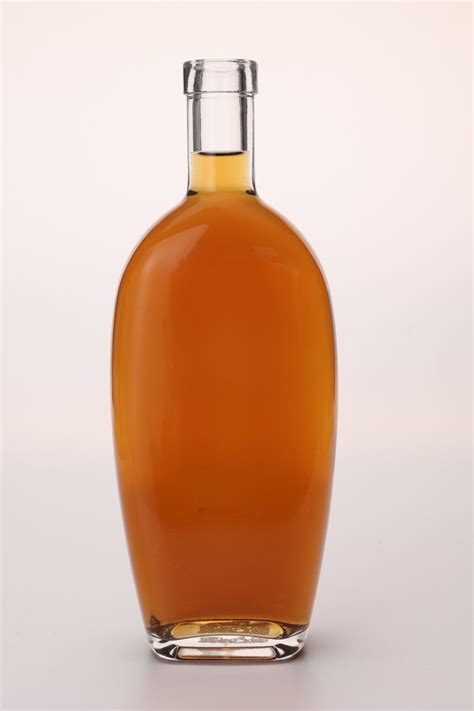Alcohol Glass Bottles 700ml 750ml Corked Liquor Bottle Glass Sell Glass