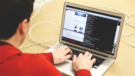 Все повече русенци се възползват от електронните услуги на НАП с персонален код Новини бг