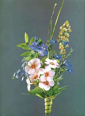 A Glass Bouquet Given To The Wares By Leopold Blaschka In 1889
